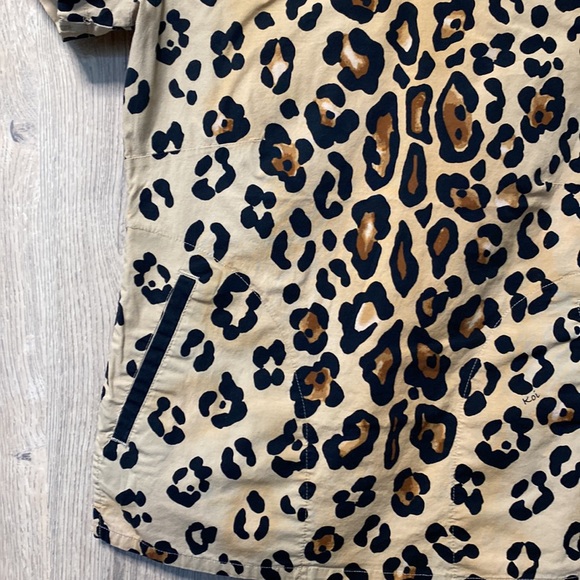 koi | Tops | Big Leopard Print Scrub Top Xs Koi Stretch Brand By Kathy ...